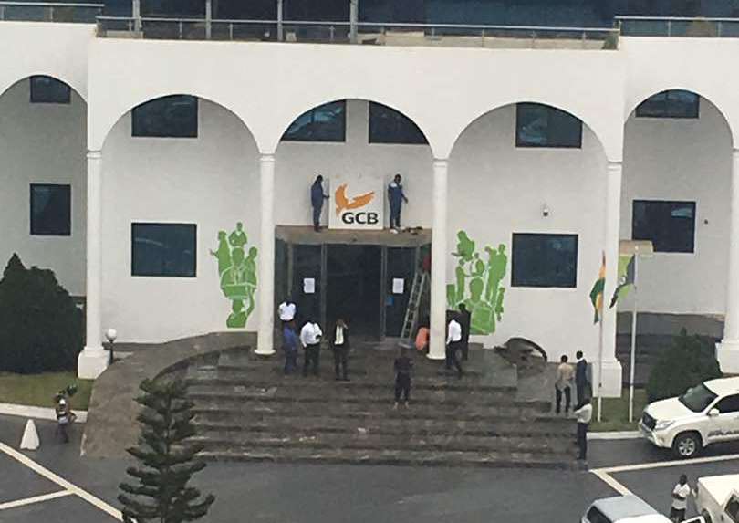 UT Bank logo at head office replaced with GCB Bank logo - Prime News Ghana