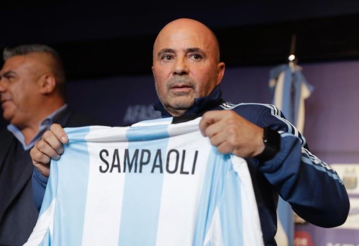 Jorge Sampaoli: New Argentina boss holds Lionel Messi talks - Prime ...