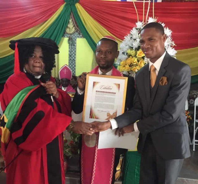 Embattled lawyer Francis Sosu honoured with humanitarian award - Prime ...