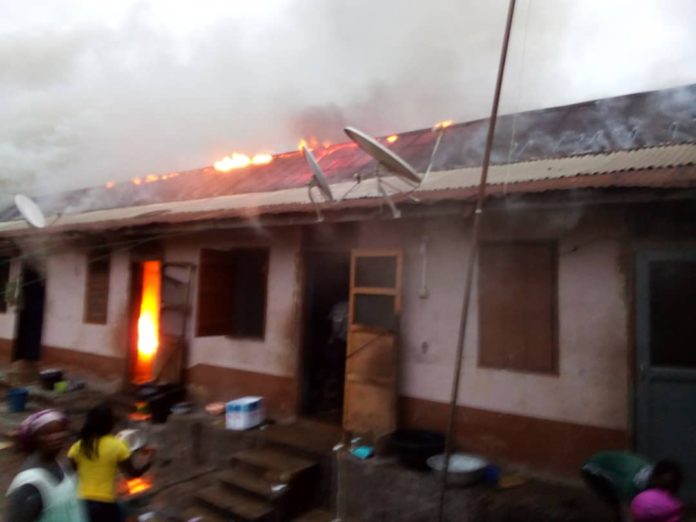 E/R : Boy sets house ablaze, occupants displaced - Prime News Ghana