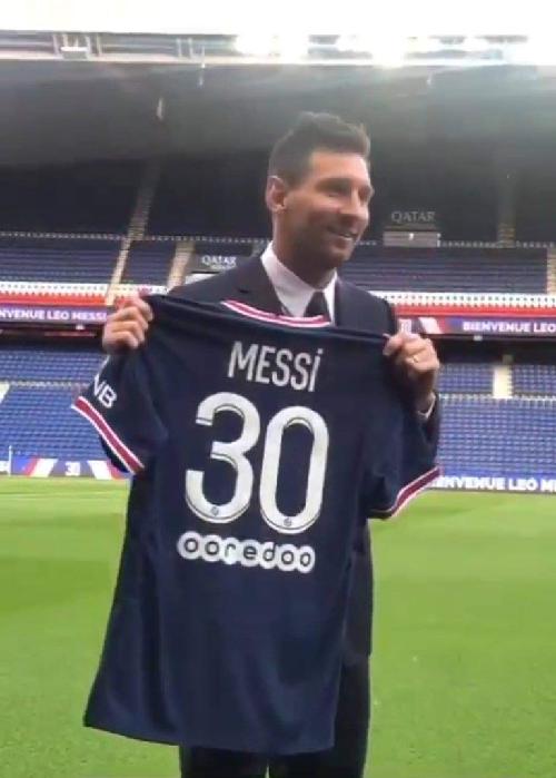 Video: PSG announce Lionel Messi signing on two-year deal - Prime News ...