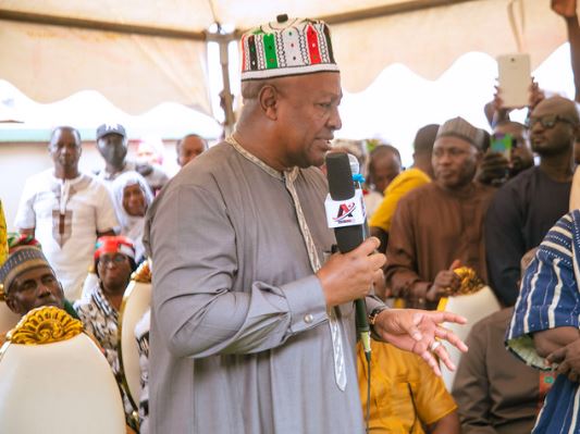 Mahama supports Kumasi Sofoline Mosque project with GH¢110k (photos ...