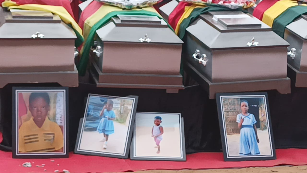 9 pupils who drowned at Faanaa-Bortianor buried - Prime News Ghana