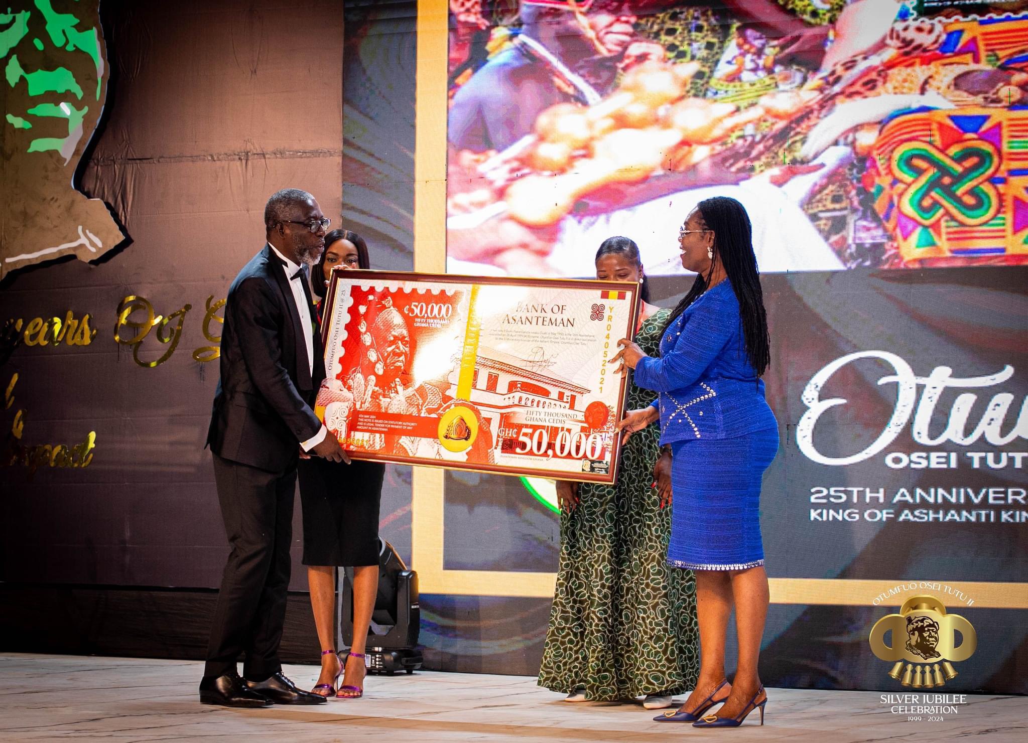 Photos: Otumfuo's stamp unveiled - Prime News Ghana