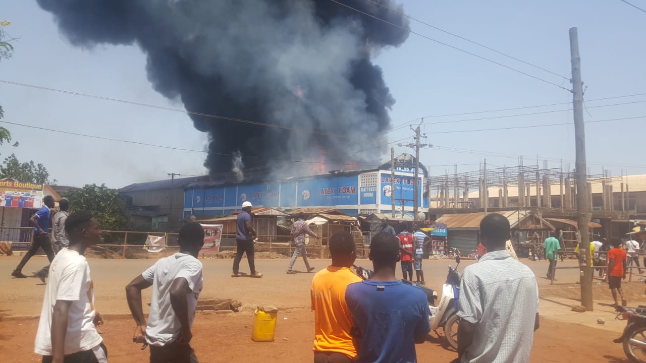 Fire guts Latex foam warehouse at Techiman (Video+Photos) - Prime News ...