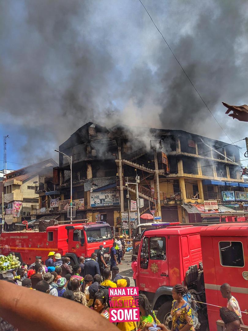 After 6 hours, 12 fire tenders Makola fire dousedÂ - Prime News Ghana