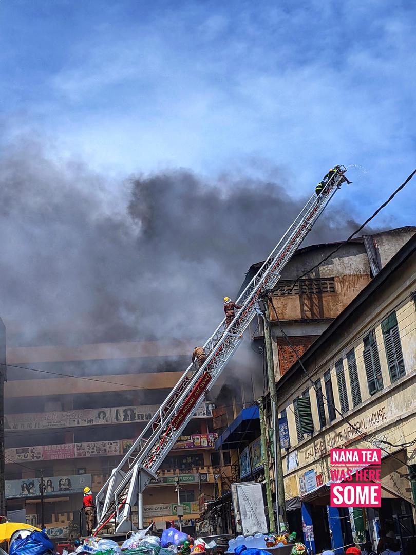 After 6 hours, 12 fire tenders Makola fire dousedÂ - Prime News Ghana