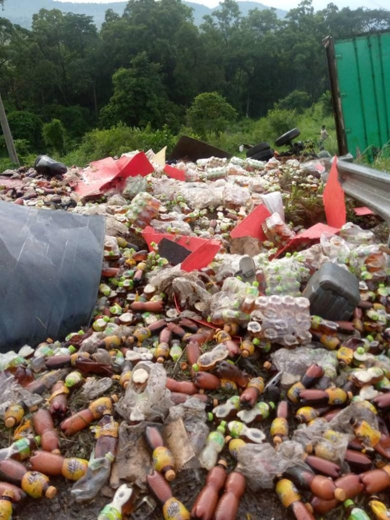 Residents storm Asukawkaw accident scene - Prime News Ghana